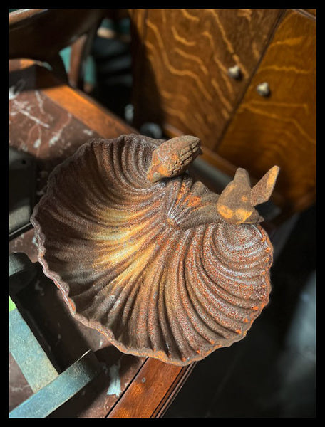 II.3484 PEQUEÑO BEBEDERO DE PÁJAROS – la anticuaria