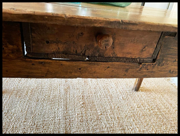 I.4311 MESA DE COMEDOR CHANCHERA CON CAJÓN – la anticuaria